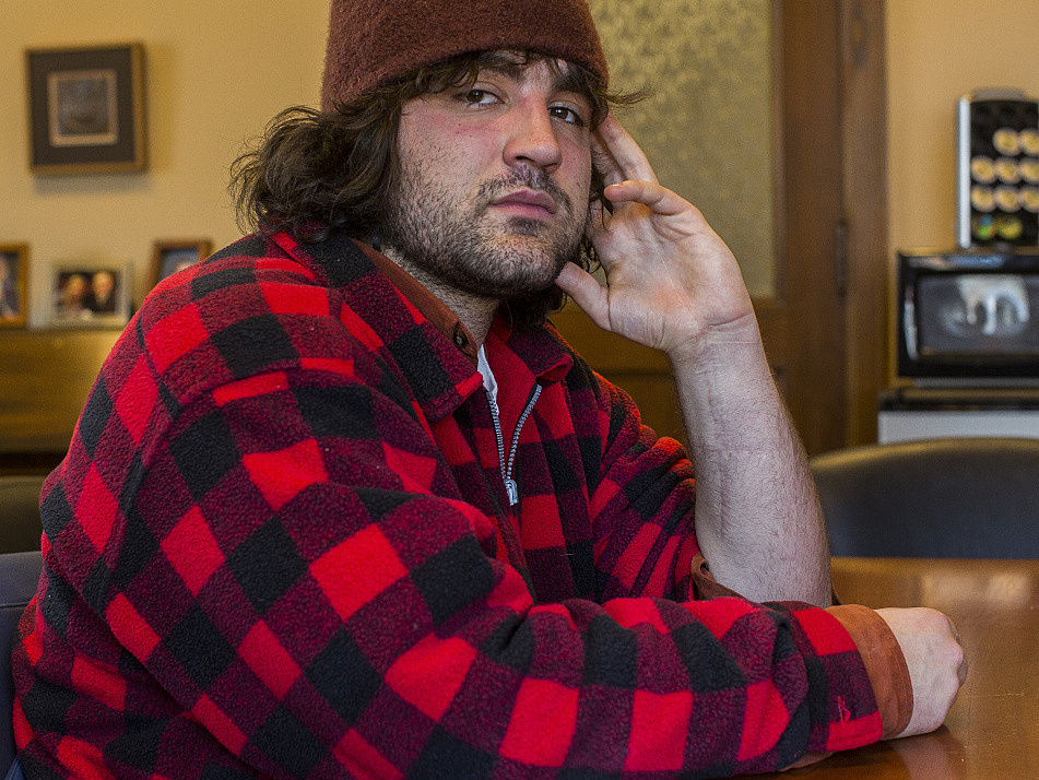 Despite Law Mentally Ill Wait In Jail Without Treatment Minnesota